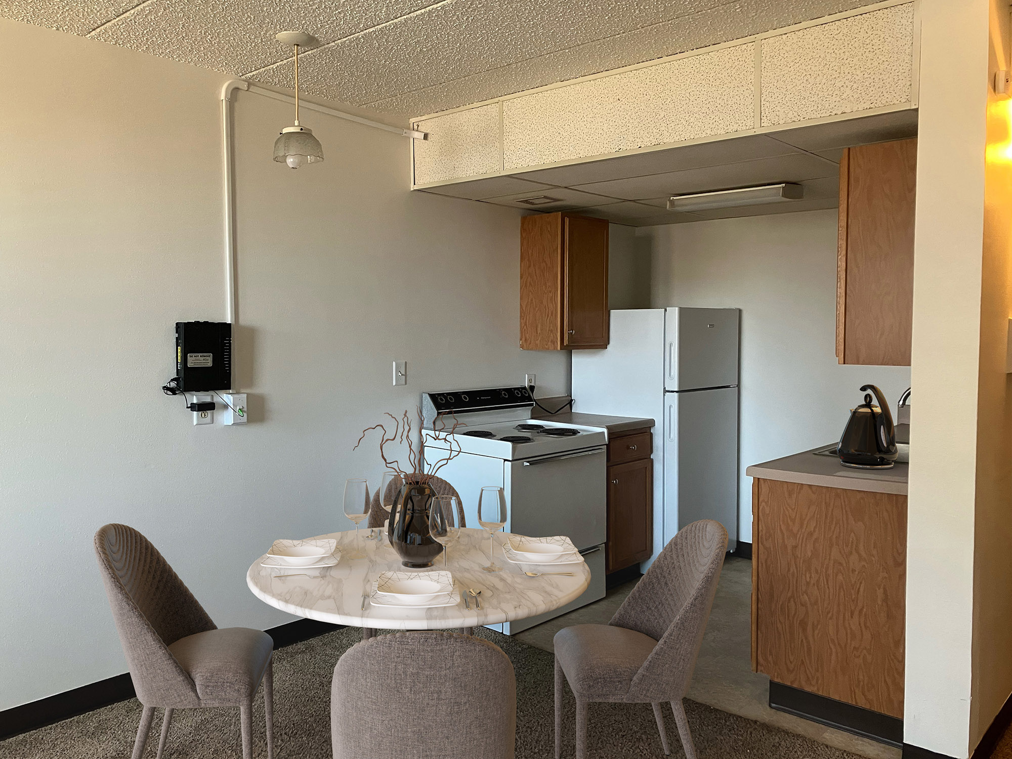 South Oak Manor Image 3